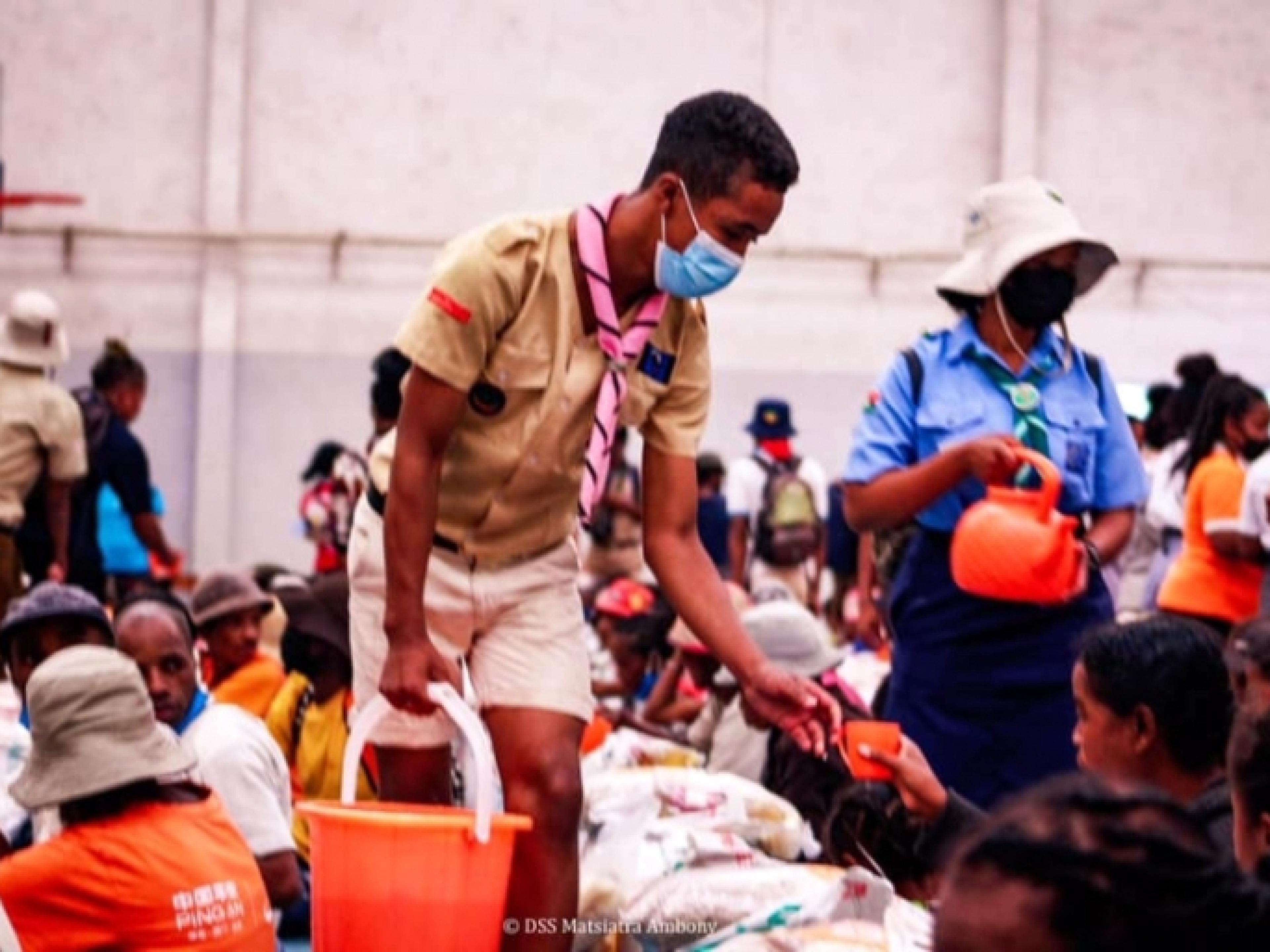 How to help during a humanitarian crisis | WOSM