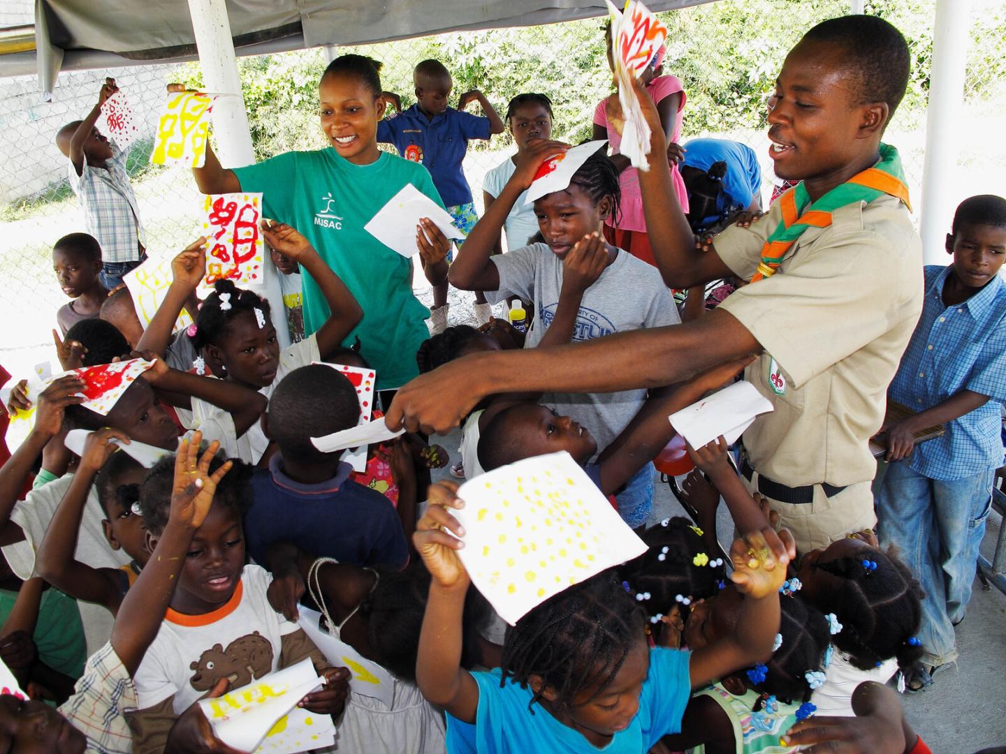 How to help during a humanitarian crisis | WOSM