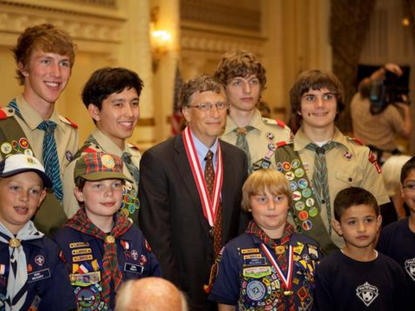 Bill Gates receives Boy Scouts of America's Highest Honor for service ...