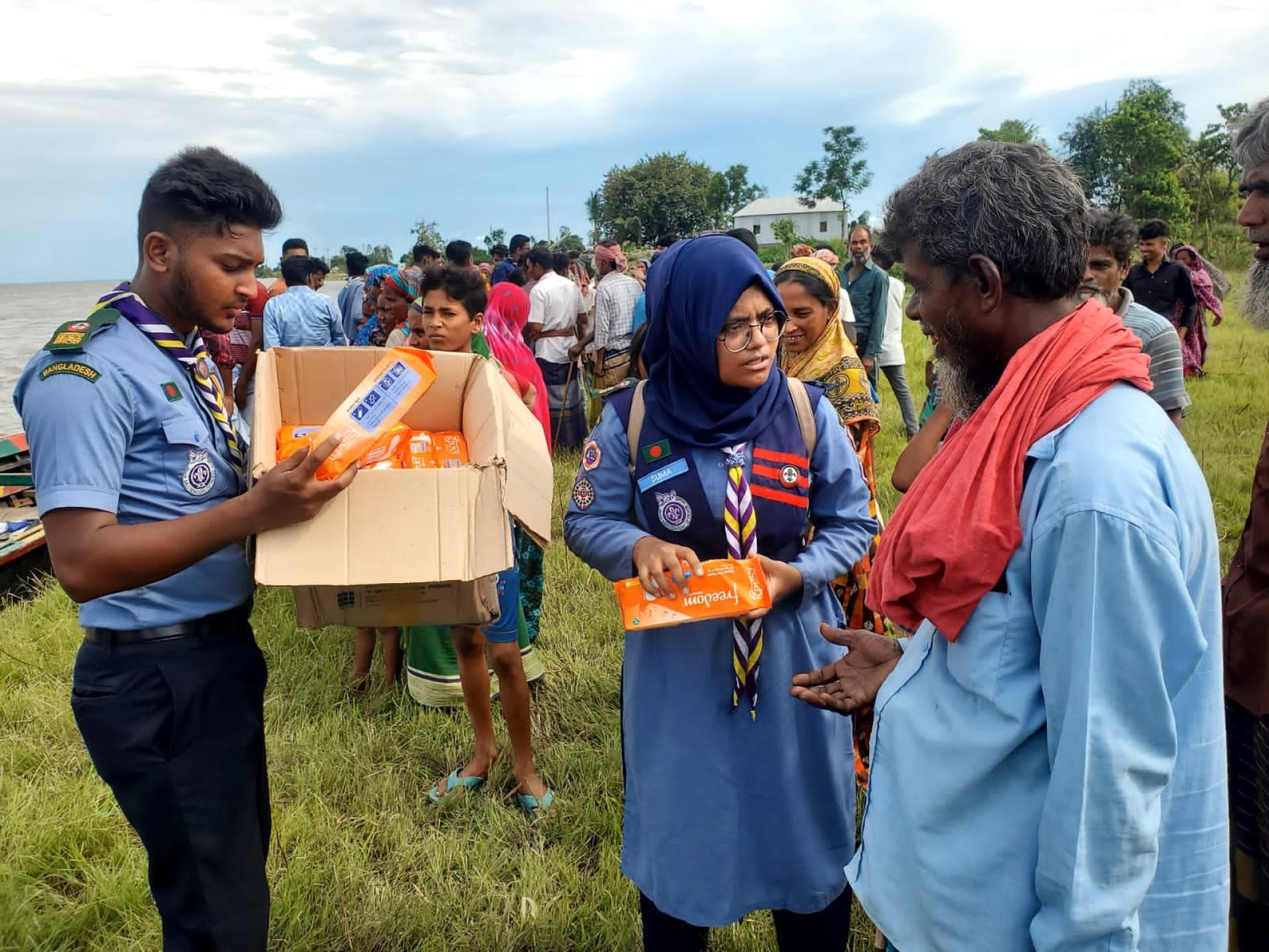 Amra Scout group of Bangladesh Scouts sends humanitarian help to flood ...
